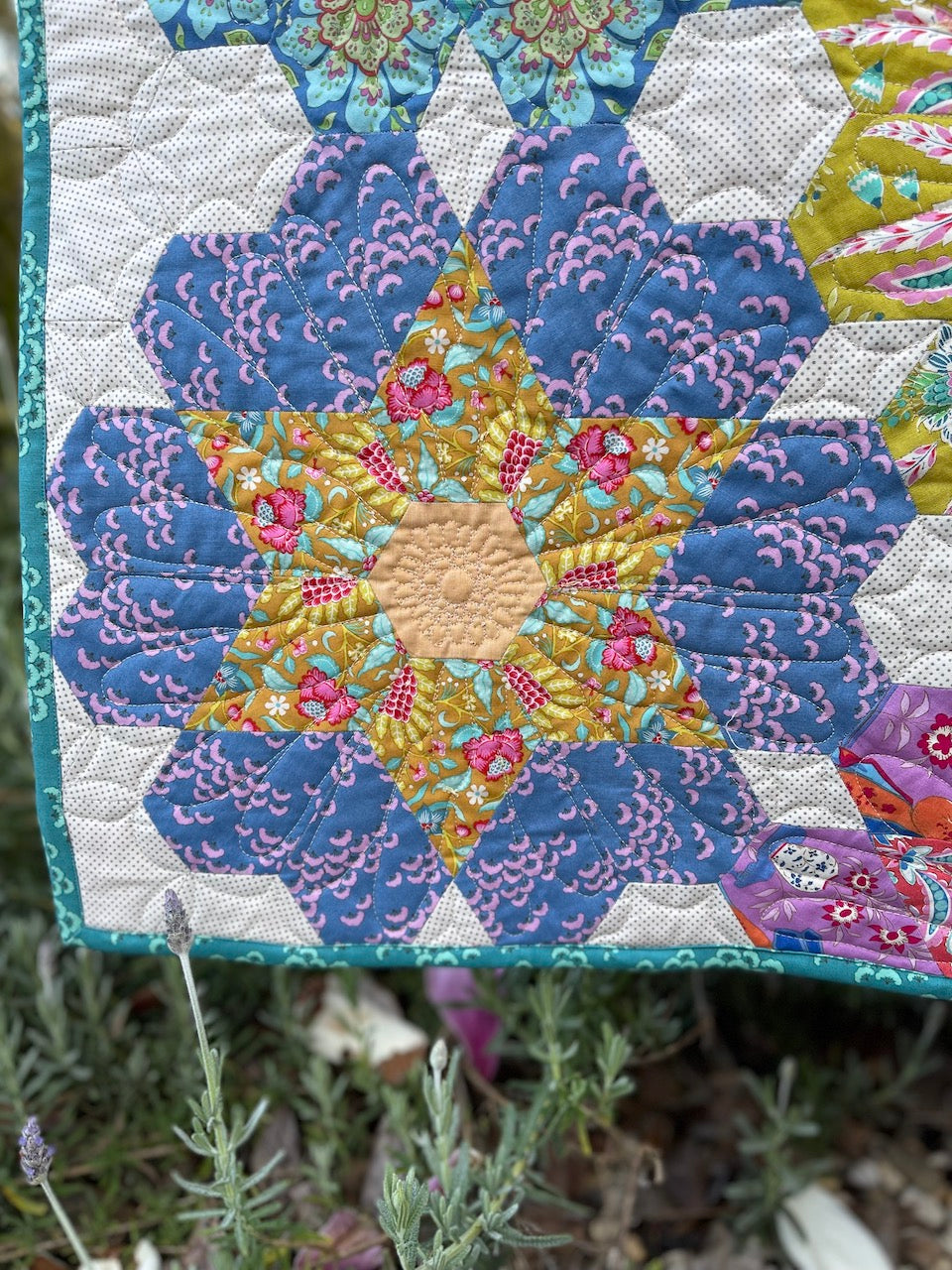 Big Blooms EPP Quilt - Fussy Cut EPP PDF Pattern – Broken River Quilts