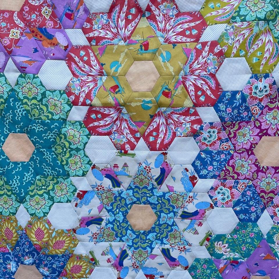Big Blooms EPP Quilt - Fussy Cut EPP PDF Pattern – Broken River Quilts